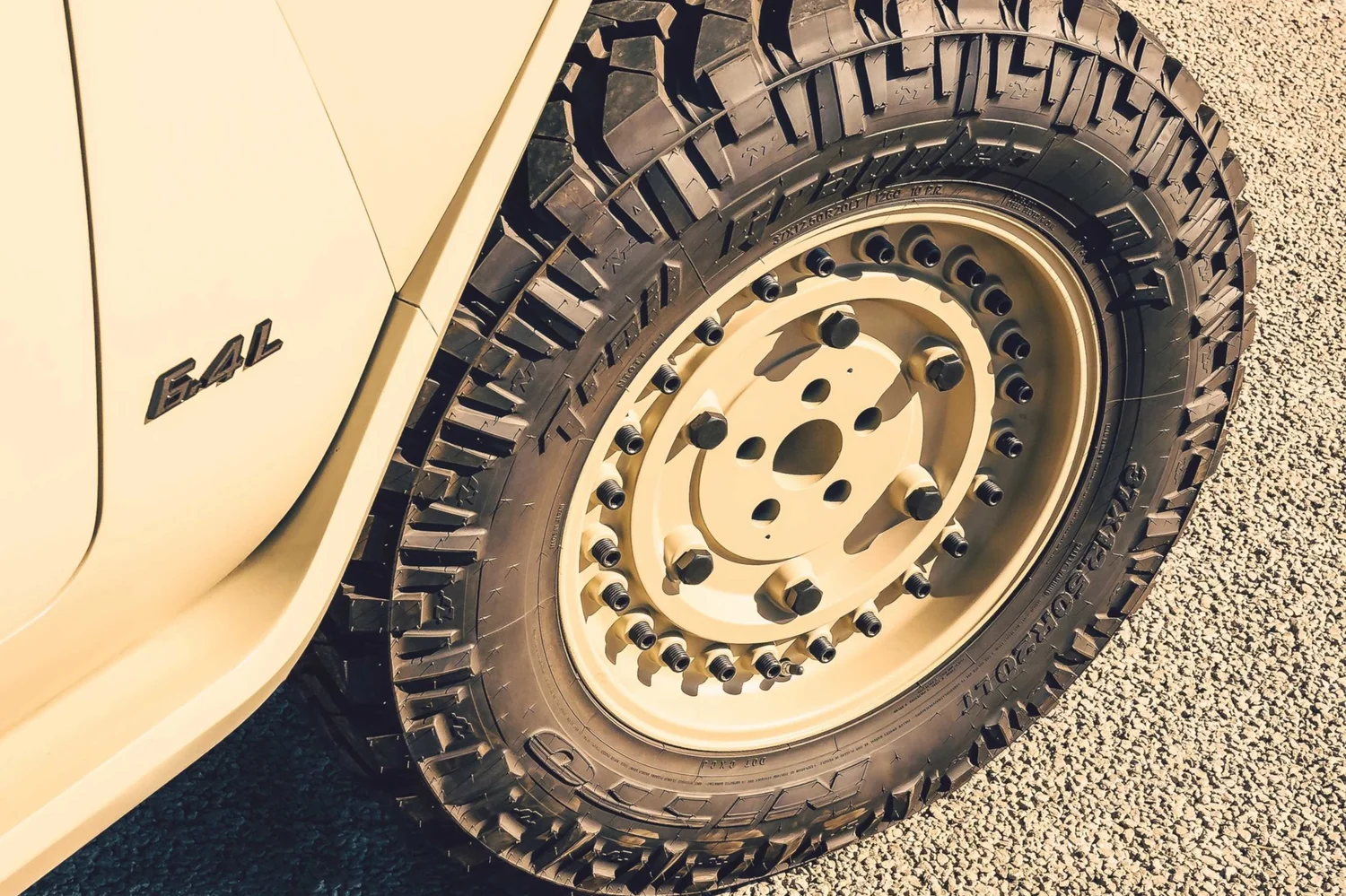 Tank Military Edition Features — Rezvani