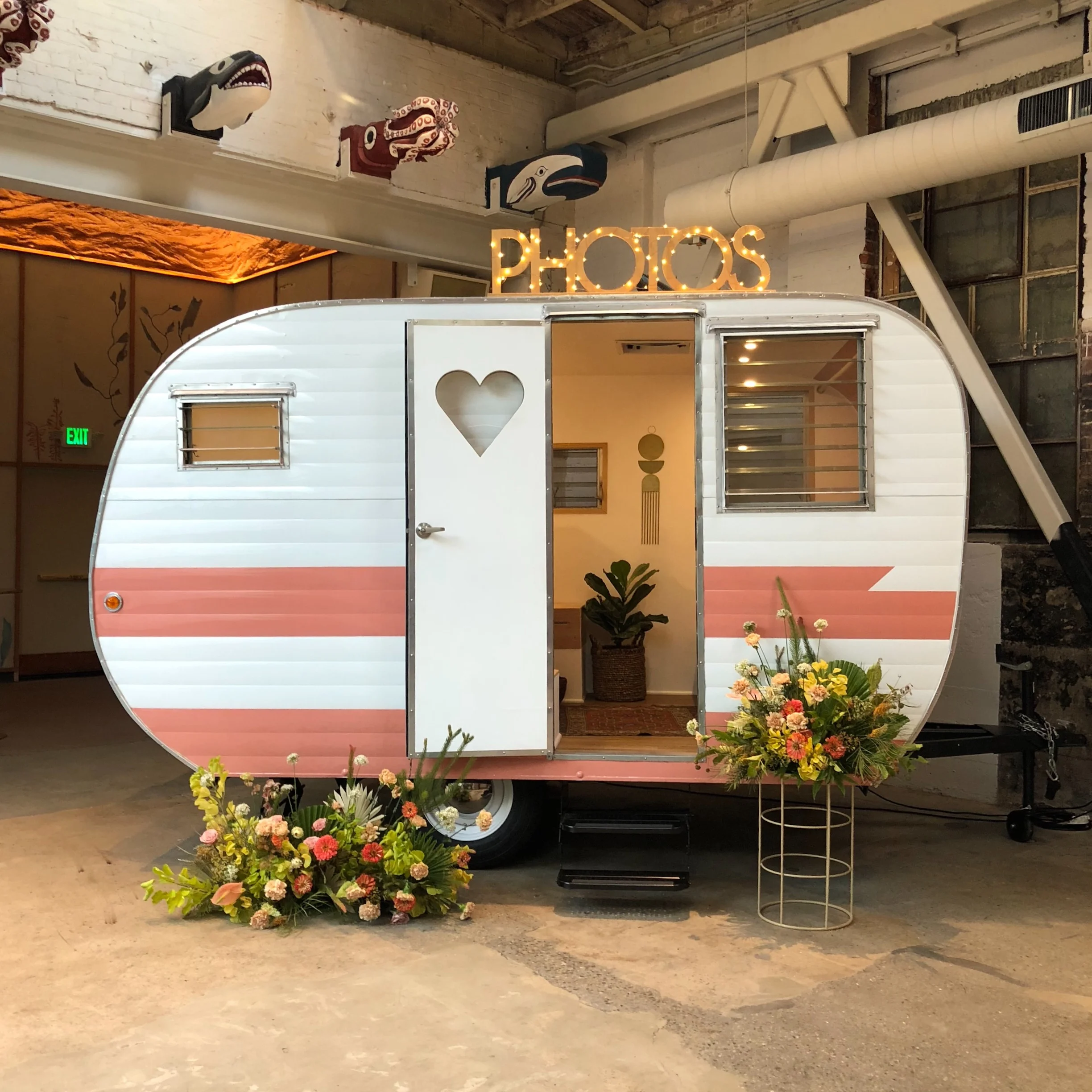Photo Booth Bus — The Traveling Photo Bus
