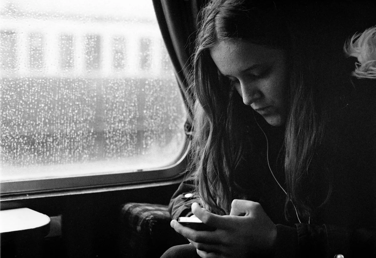 Can you say why you love black and white film in one image? The gallery ...