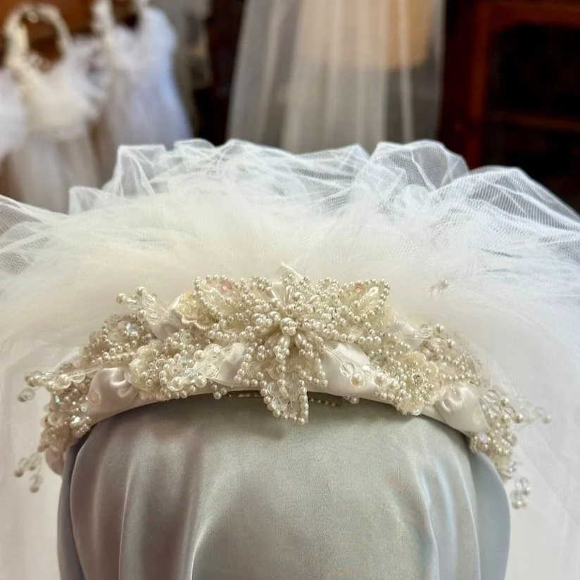 Vintage Bridal Headpiece & Wedding Veil Expert