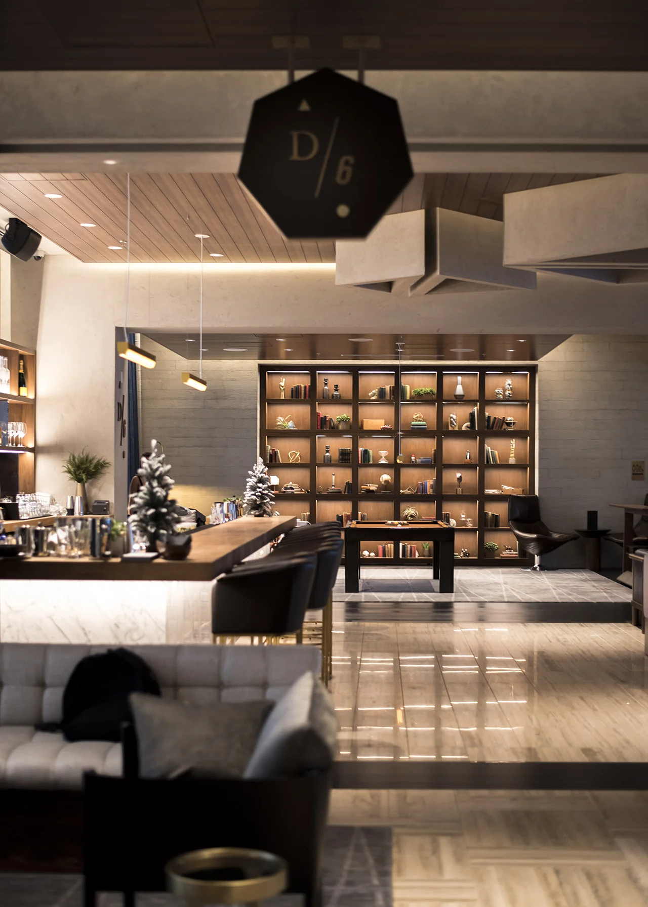 HANDCRAFTED COCKTAILS || D/6 BAR AND LOUNGE — Pendulum Magazine