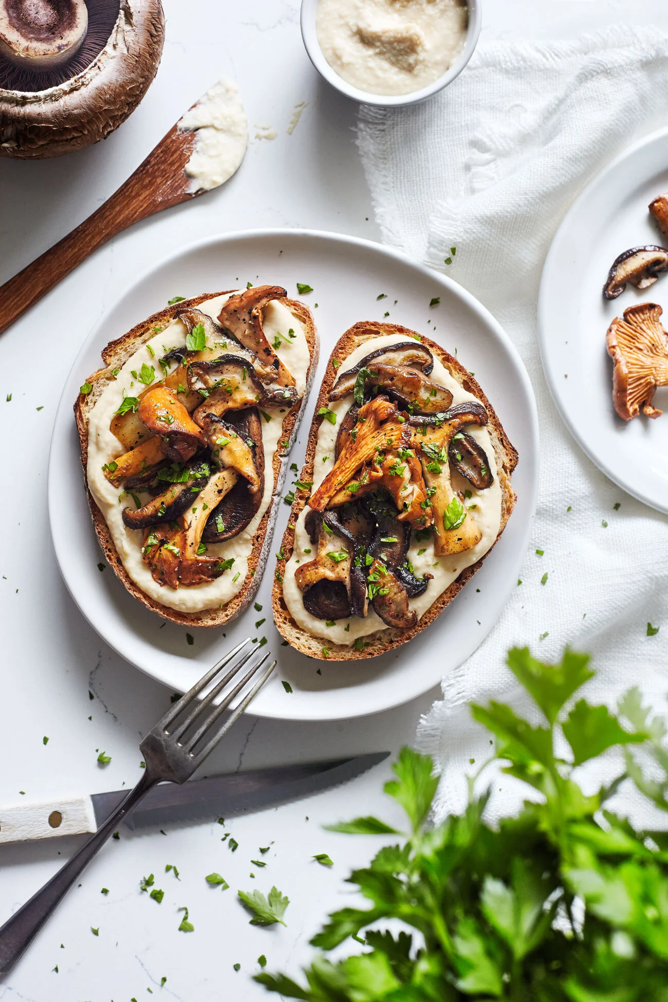 HOME COOKING RECIPE || Everyday Mushroom Toasts For Quarantine Days At ...