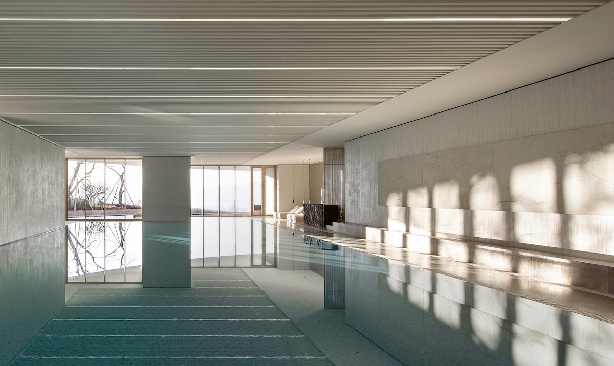 FUXIAN LAKE INTERNATIONAL RESORTS XI'AN CLUB - A dazzling pearl nestled ...