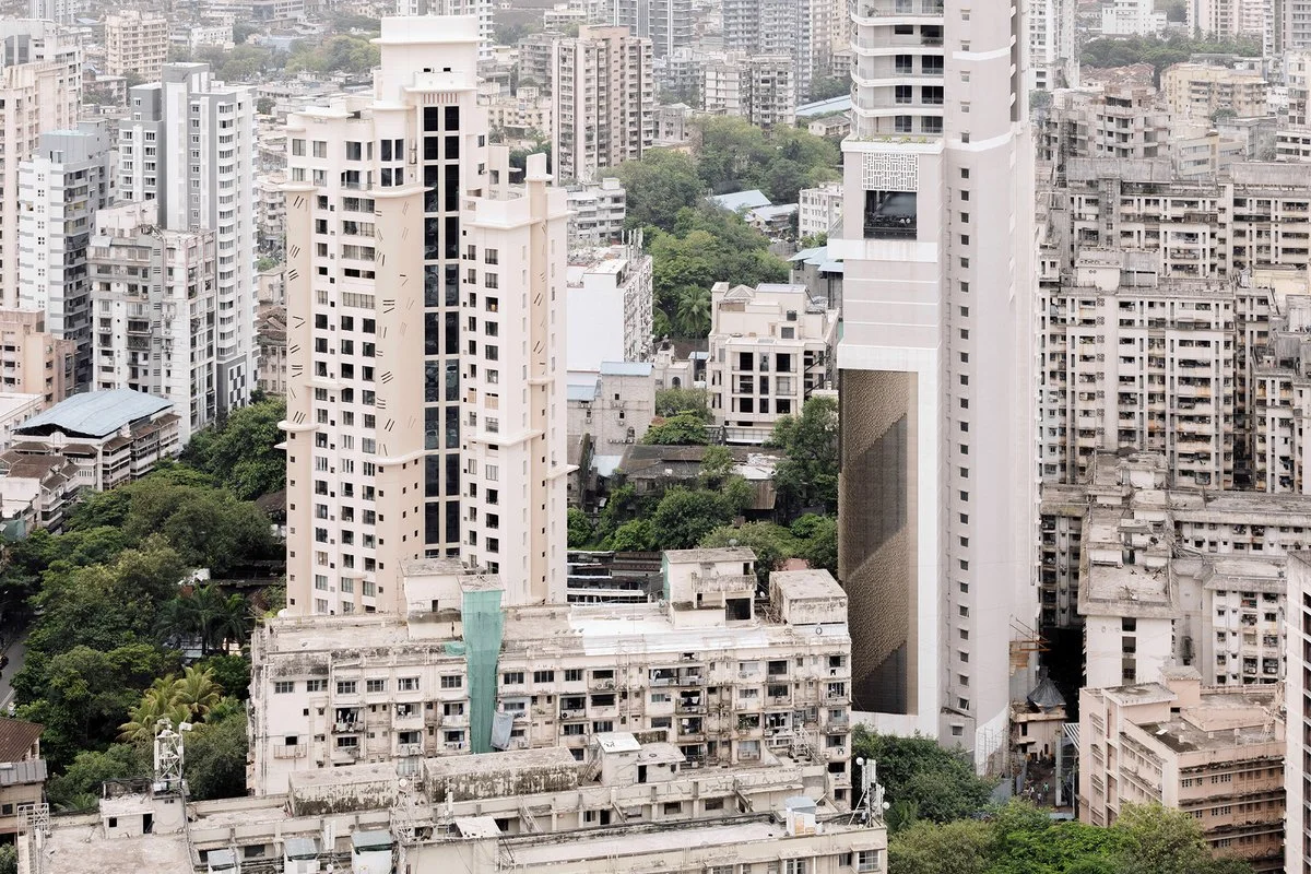 This Architectural Artwork Turns a 210-Metre Building into a New ...