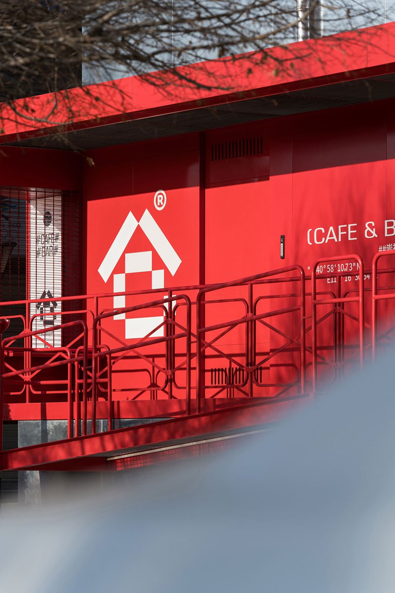 This Ski Town Coffee Bar in Hebei, China, Fuses Ski Culture with ...