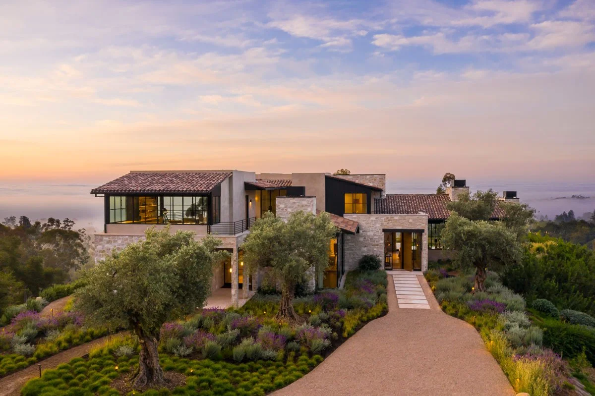 BARKER RESIDENCE || A California House that Evokes Echoes of a Found ...
