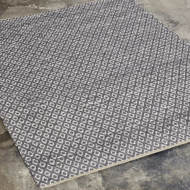 RUUSUKAS - Handwoven cotton rug in custom colours and sizes — ANKI