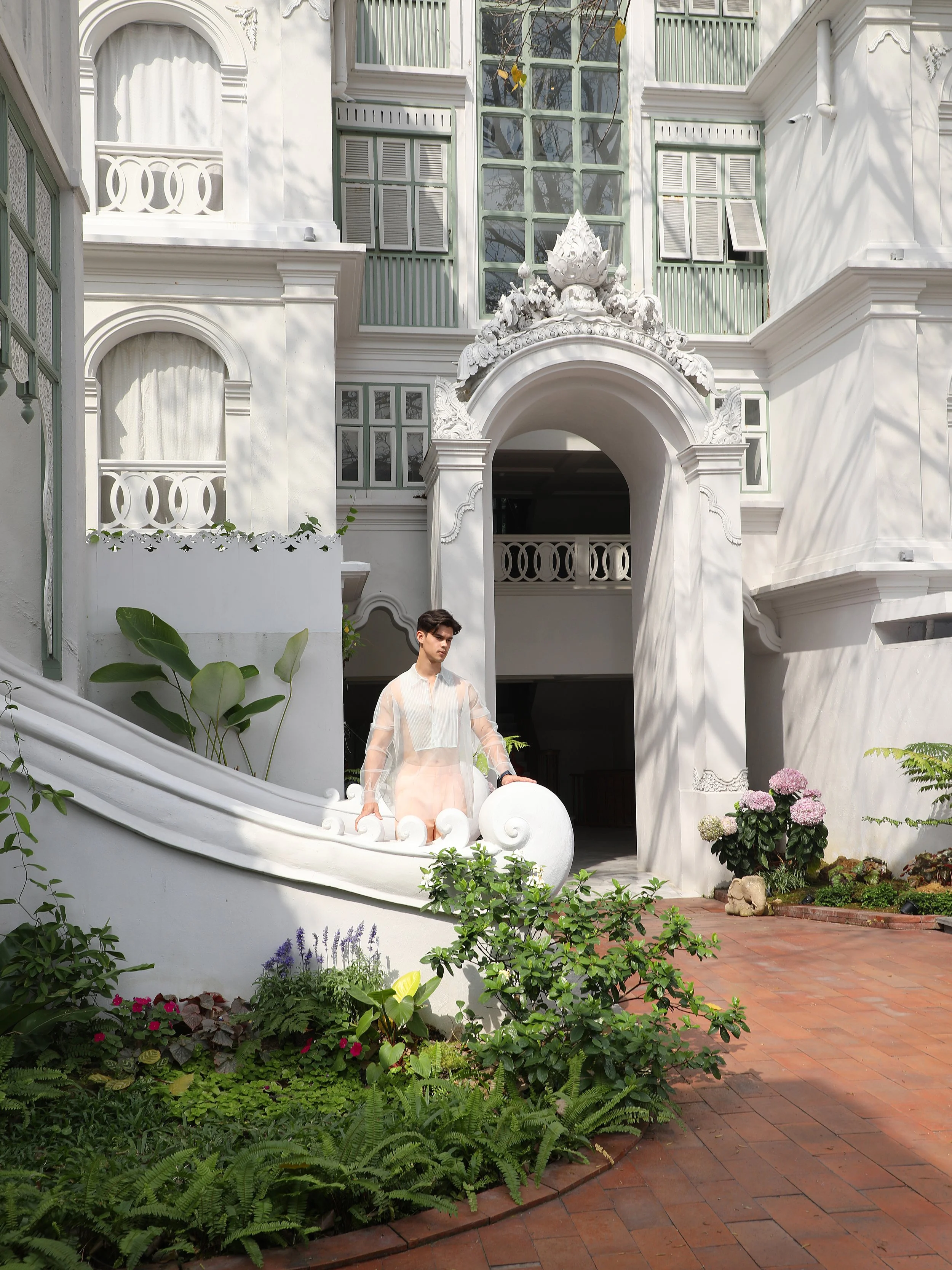 KIM at The Inside House — Surround