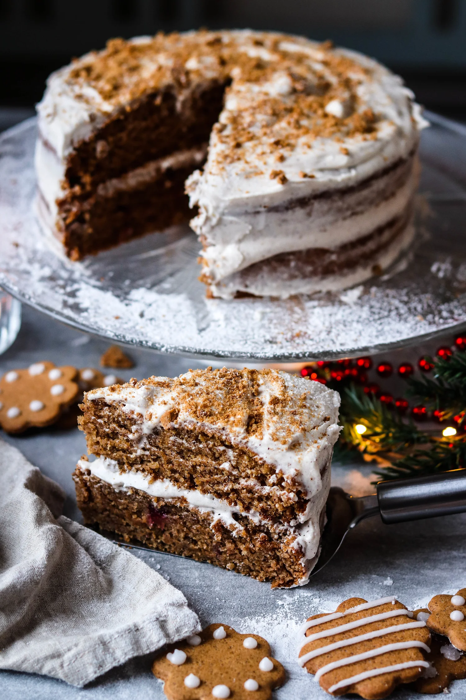 Mjúk piparkaka með rjómaostakremi — Veganistur