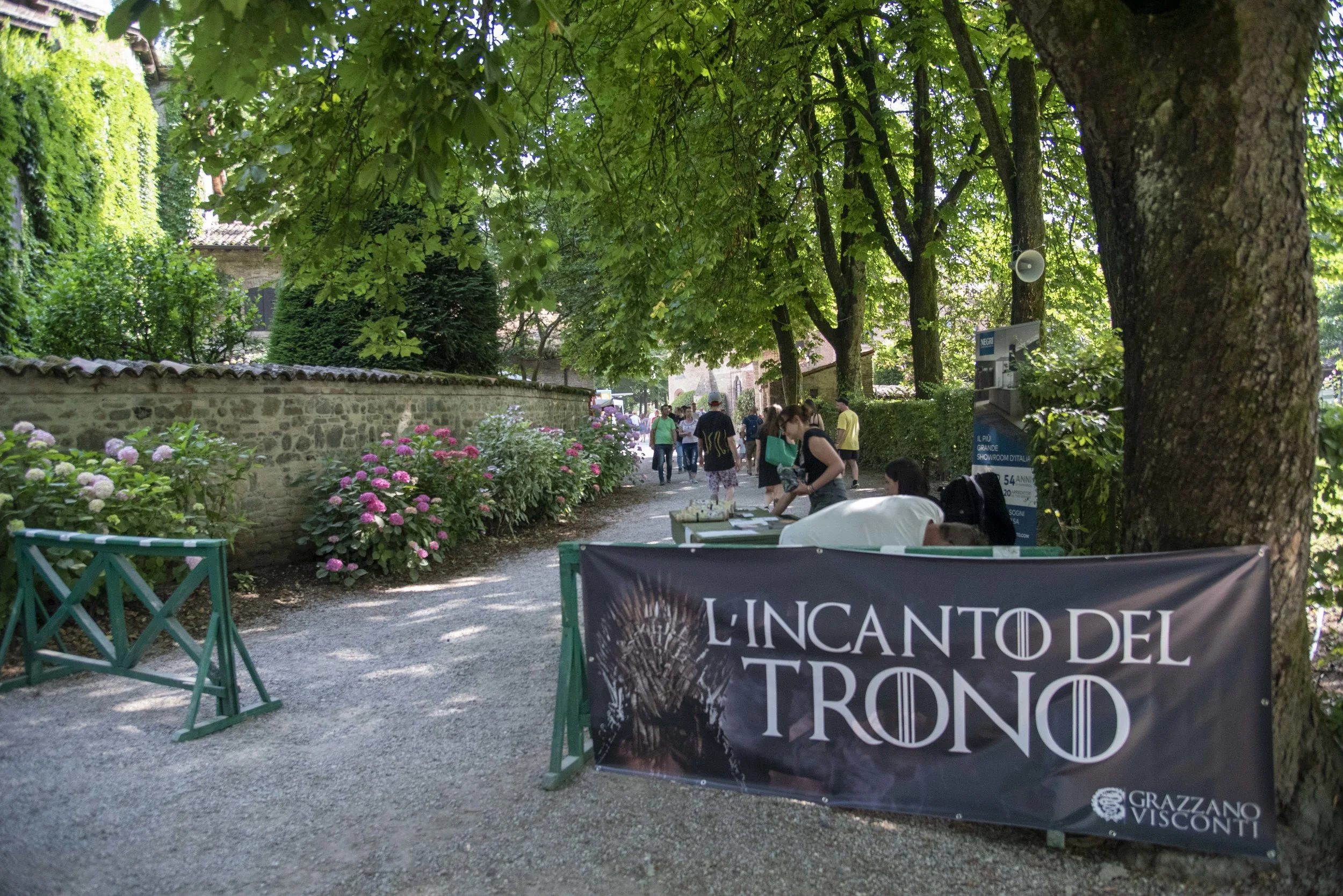 L'INCANTO DEL TRONO - GRAZZANO VISCONTI CELEBRA GAME OF THRONES ...