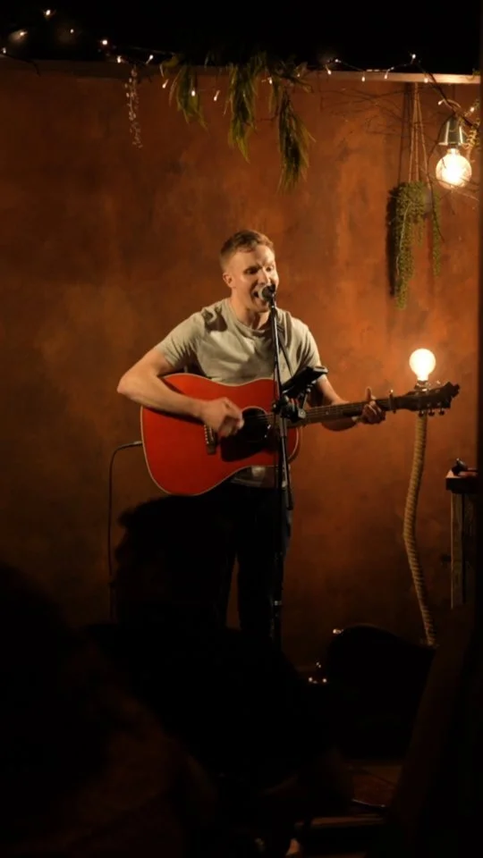 BUTTON LIVE LOUNGE — The Button Warehouse Bar & Live Music Venue ...