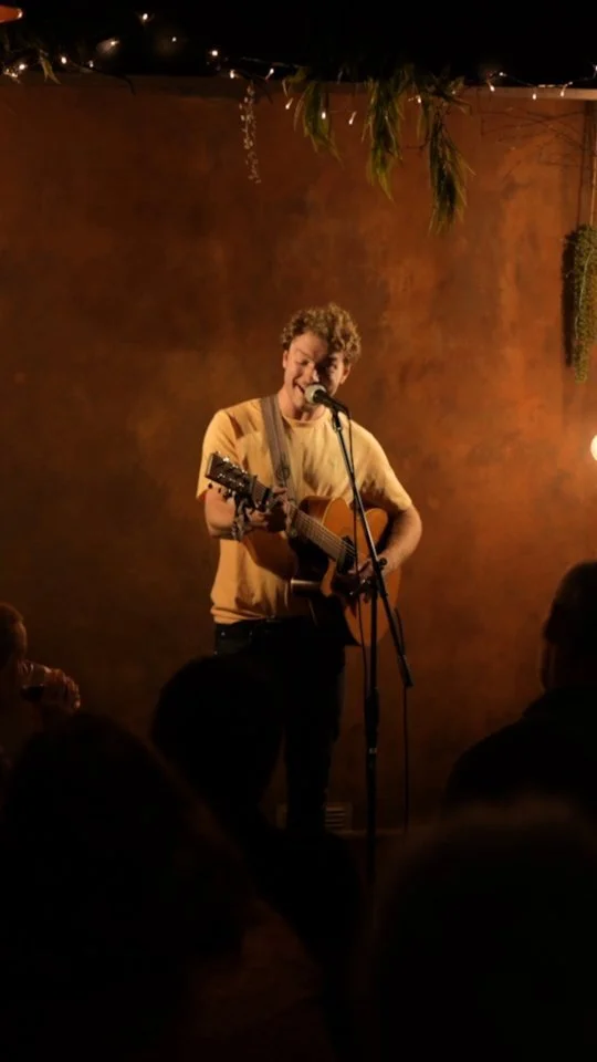 BUTTON LIVE LOUNGE — The Button Warehouse Bar & Live Music Venue ...