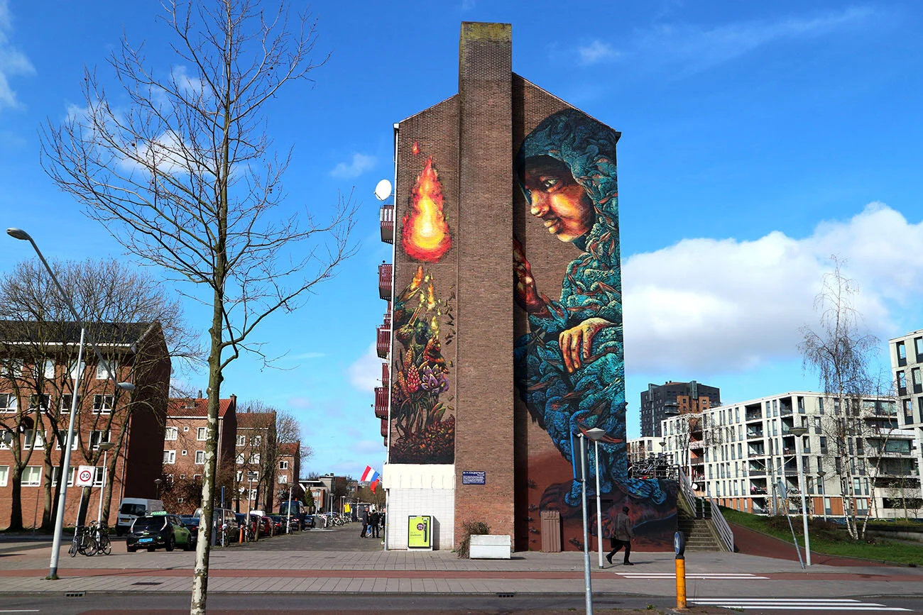 Bastardilla painting on public walls