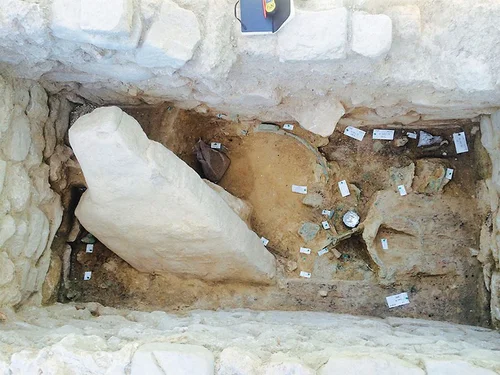 This 3,500-Year-Old Greek Tomb Upended What We Thought We Knew About ...