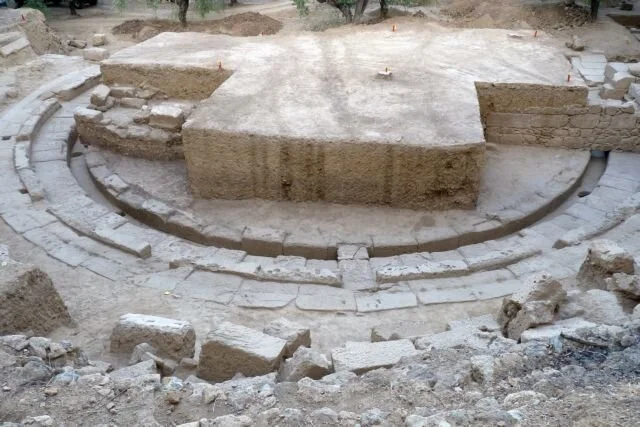 Why did the ancient Greeks build temples on seismic rifts?