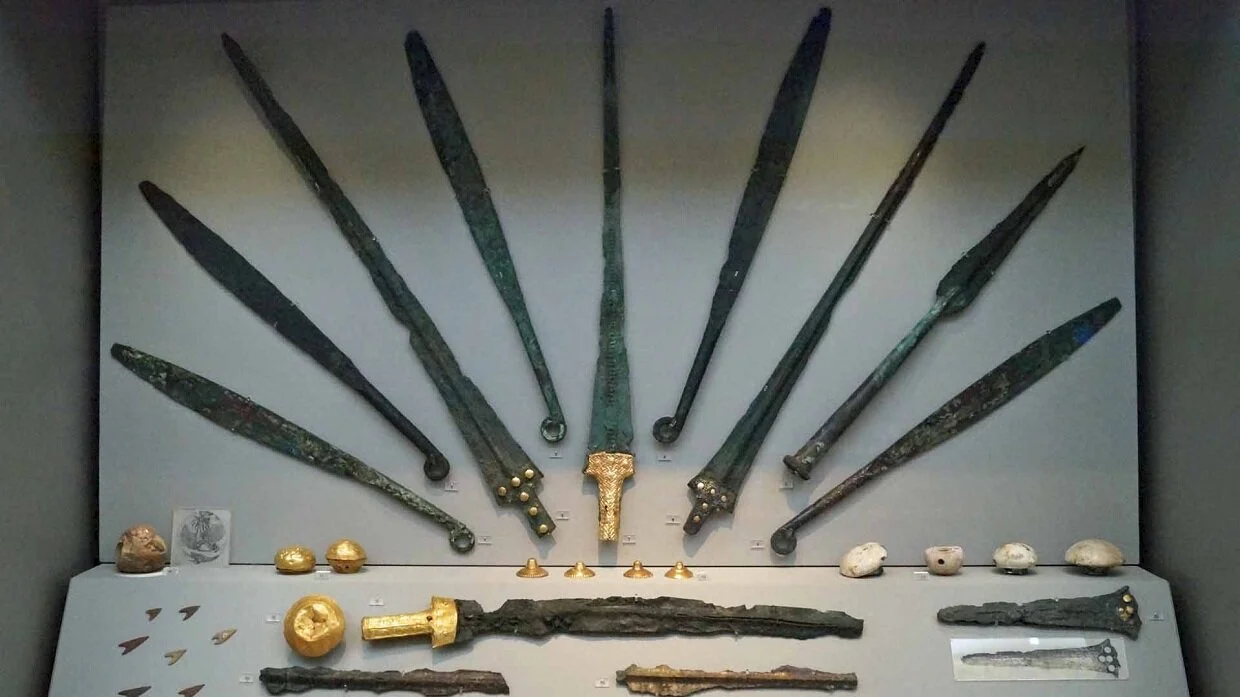 The possession of arms and "gun laws" in Ancient Greece