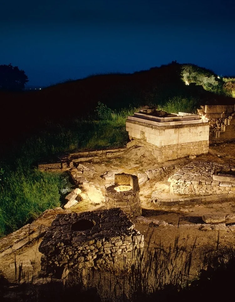 How archaeologists found the lost city of Troy