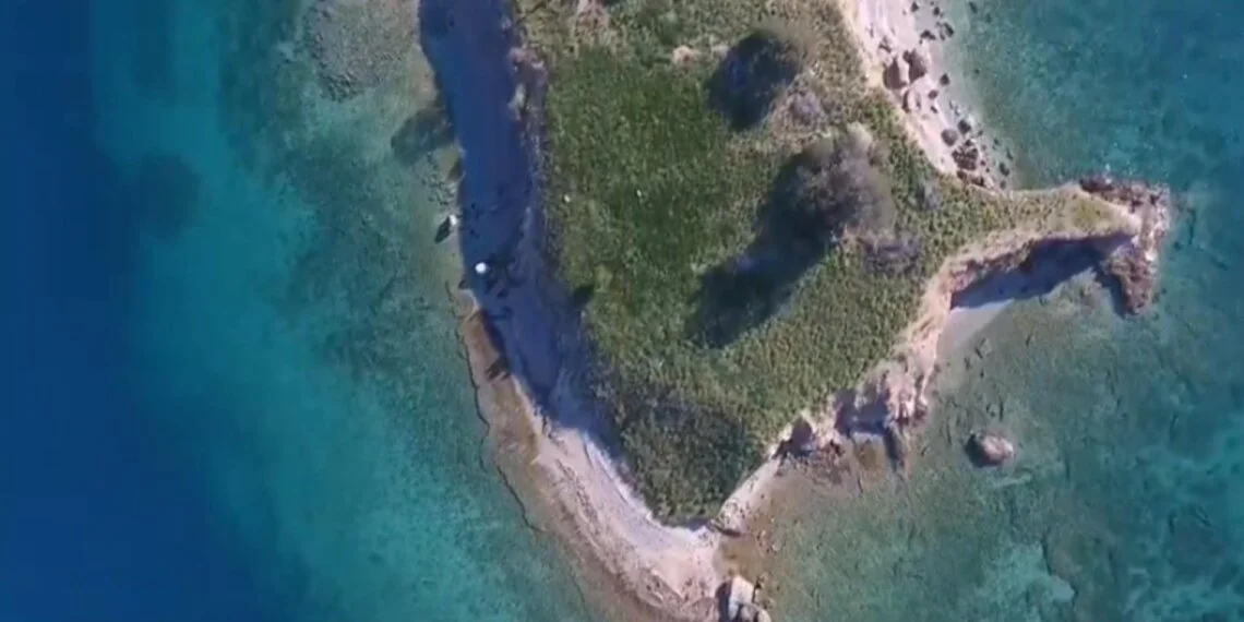 Lagia, the village of Mesa Mani with its impressive tower houses