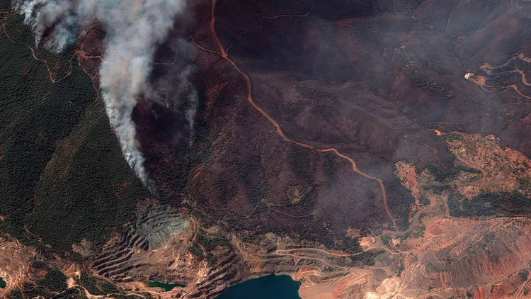 Satellite images show vast areas burned in raging Greece wildfires