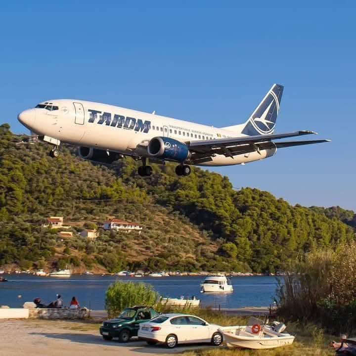 Skiathos Airport: The Thrilling Low-Landing Experience