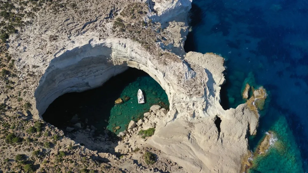 7 incredible sea caves in Greece