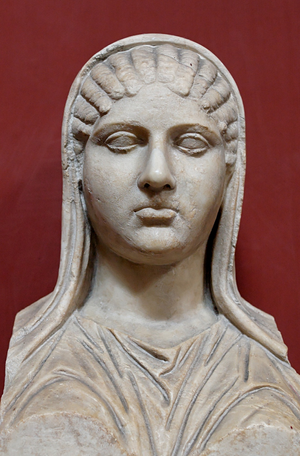 Greek Hairstyles and Beauty Standards