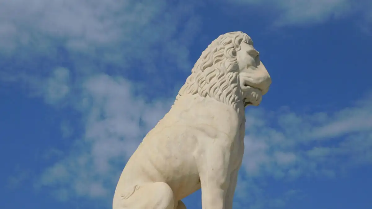 The Lion of Piraeus: The Untold Story of the Majestic Marble Sculpture