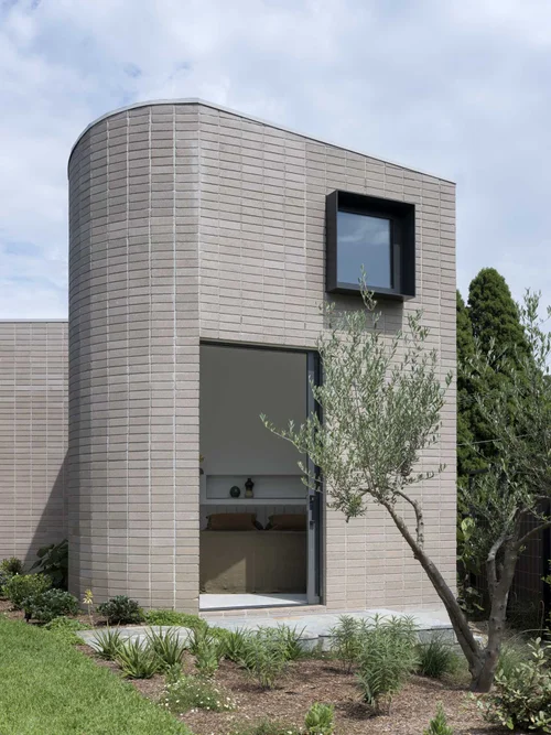 Curvy Brick House — Carla Middleton Architecture