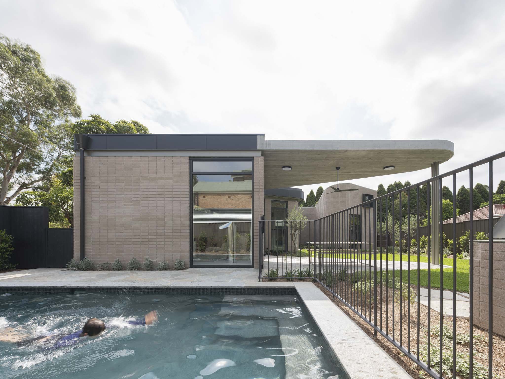 Curvy Brick House — Carla Middleton Architecture