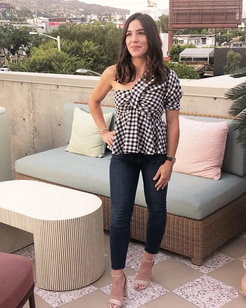 ABOUT — LA Woman Podcast