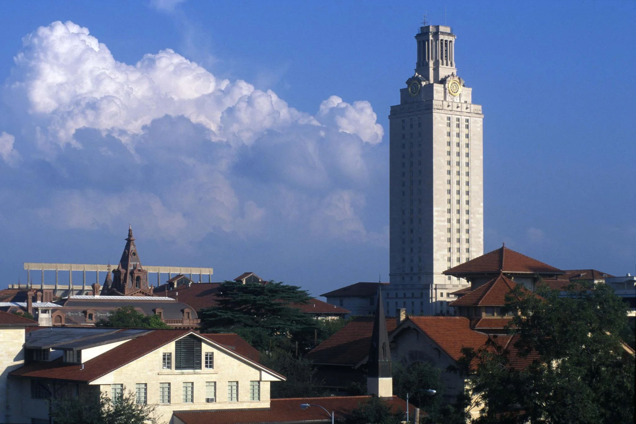 Guide to the Best Hotels and Restaurants Near University of Texas ...