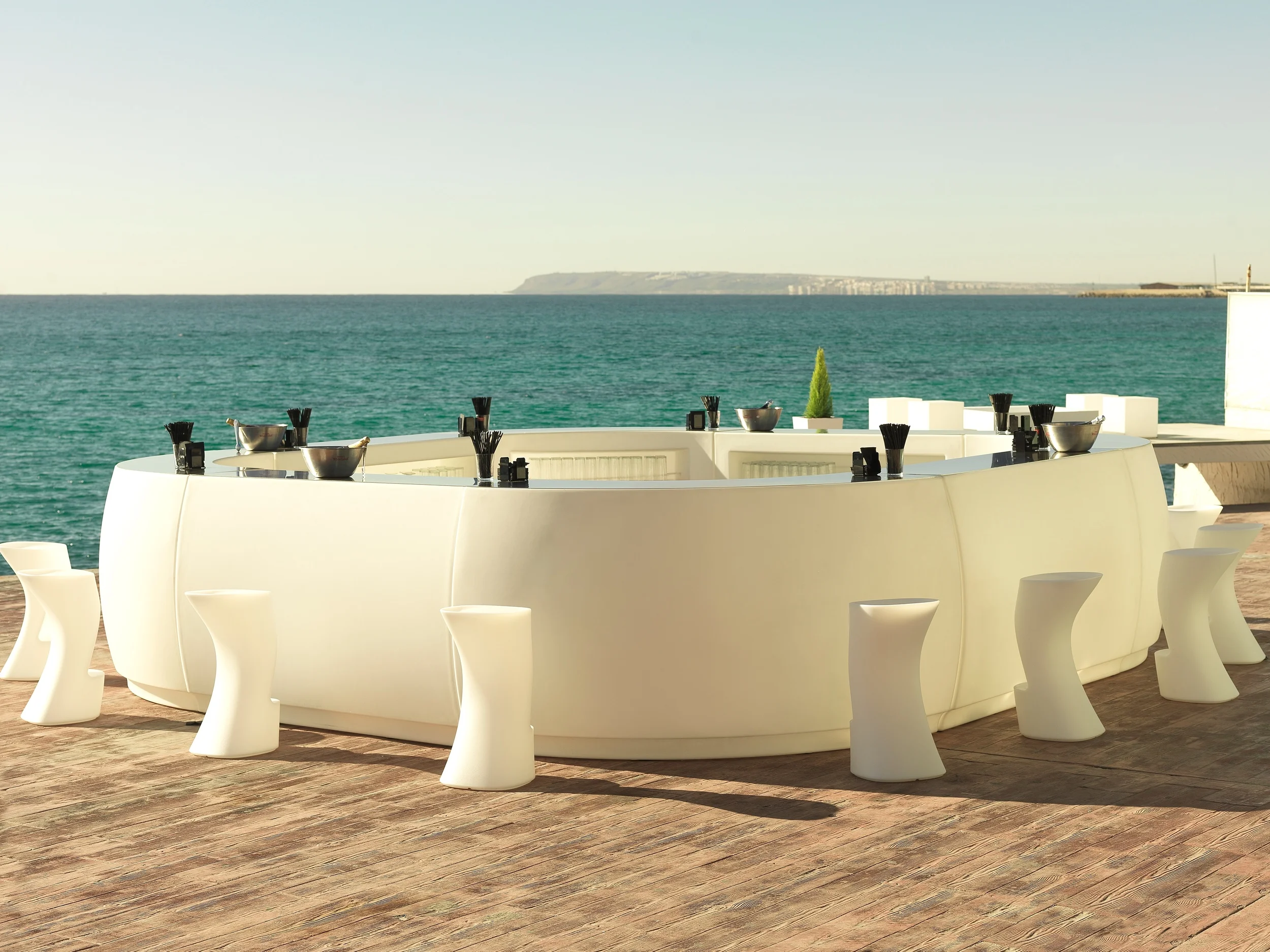 Vondom — SOLUTIONSCMR