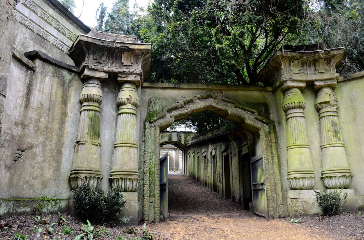 LONDON'S MOST HAUNTING AND HAUNTED WALKS — A-Broad In London