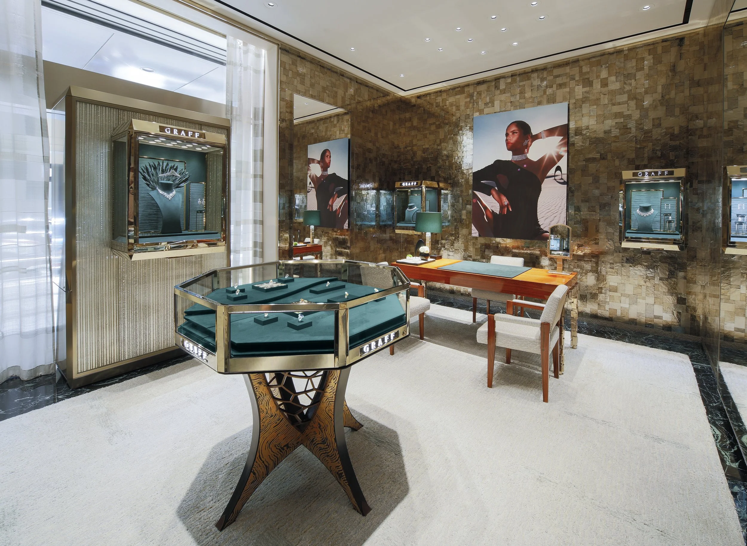 APERTUS Aviation - GRAFF, perfection for the festive season