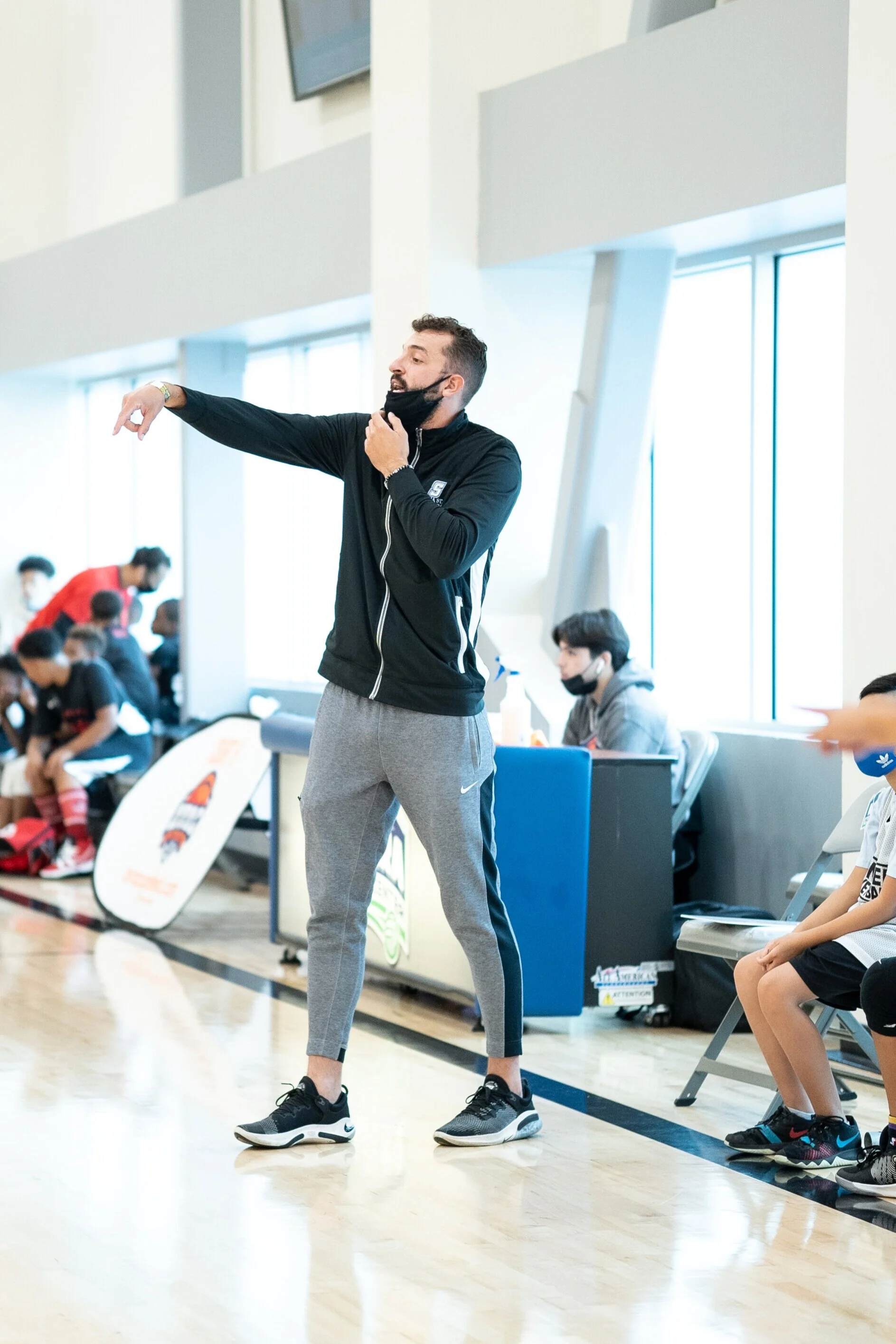 About — Ironmen Basketball