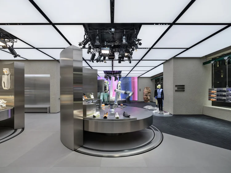 On Running Regent Street London | Retail Photography