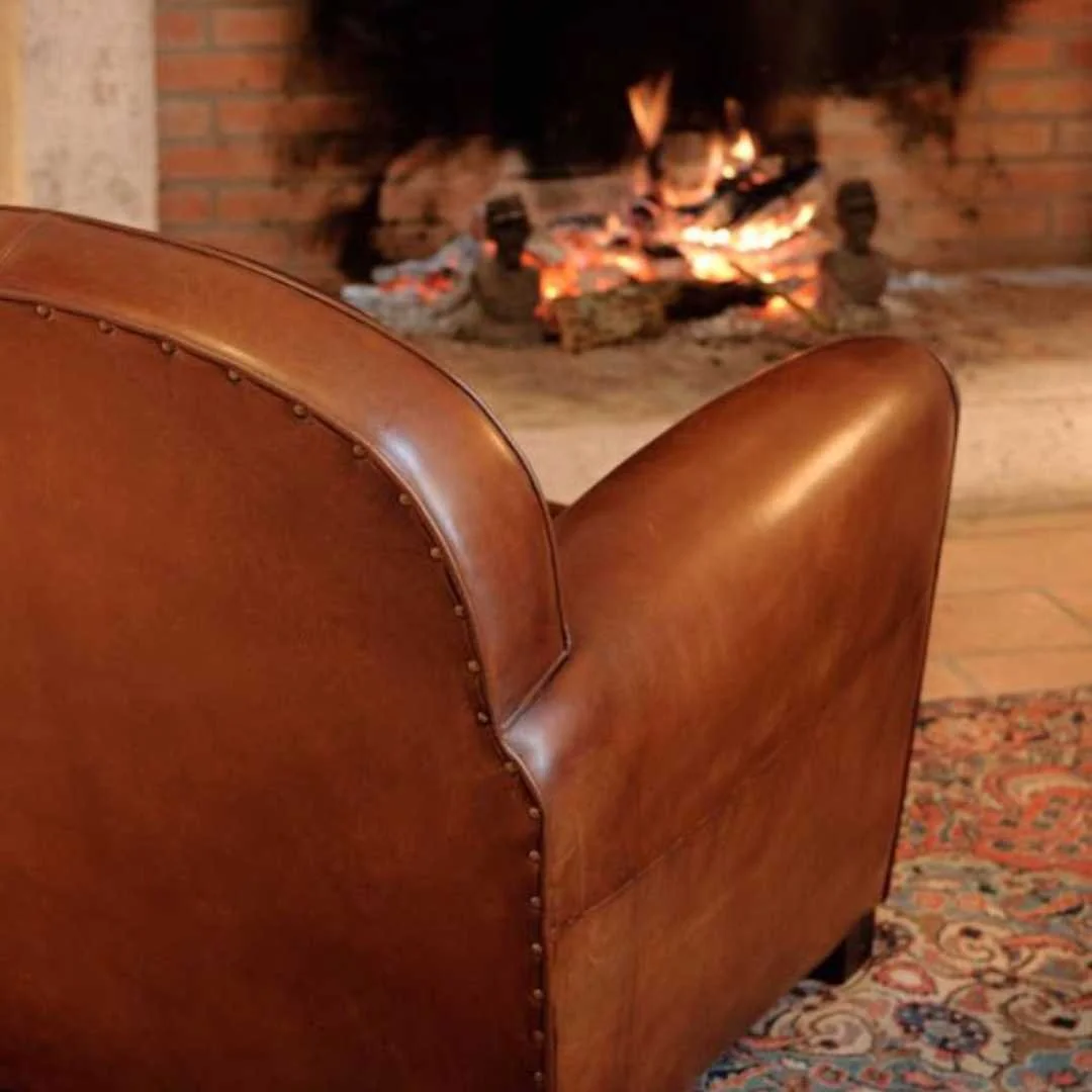 The Club Chair — Visual Fluidity