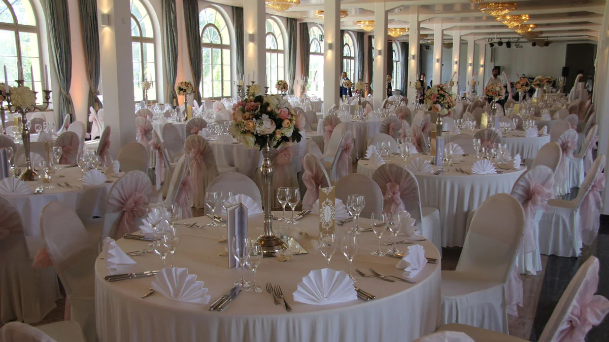 Bilder — BALLYHOUSE