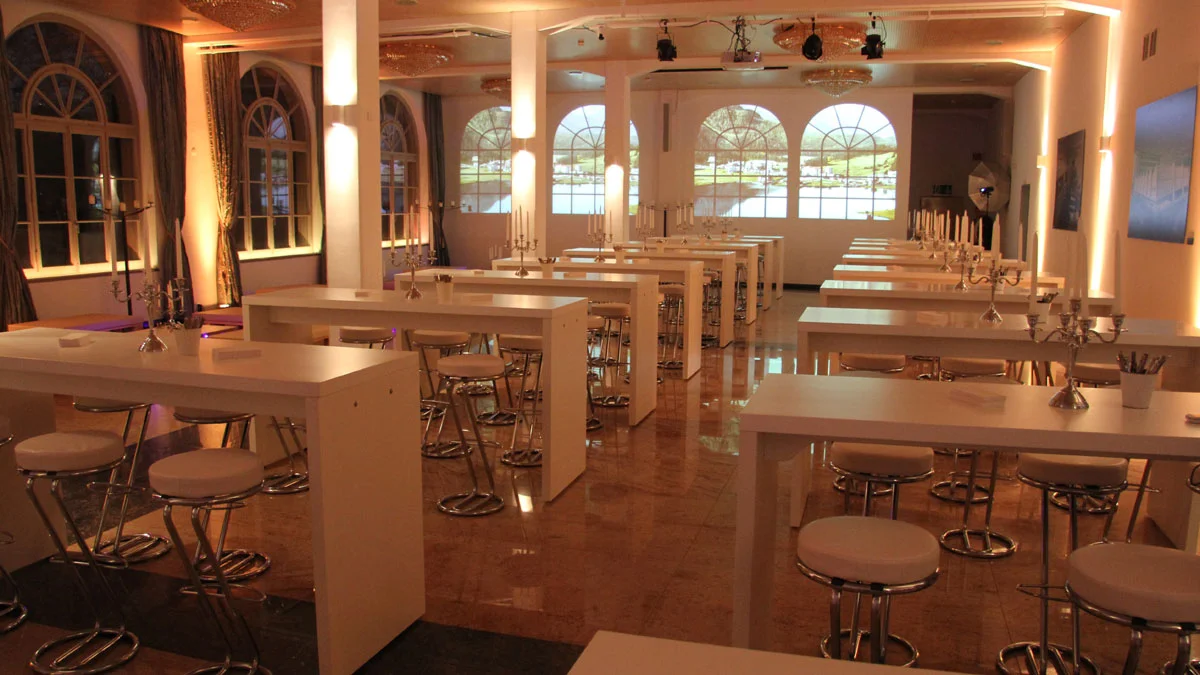 Bilder — BALLYHOUSE