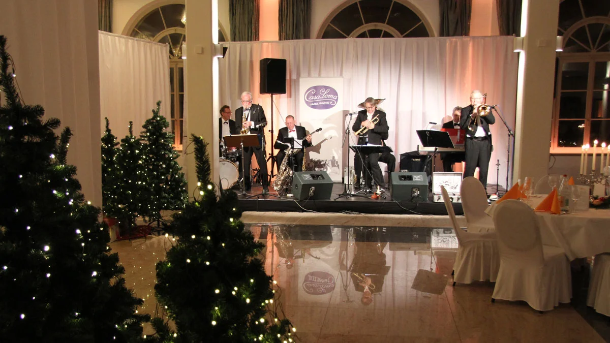 Bilder — BALLYHOUSE