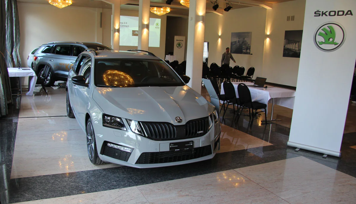 Bilder — BALLYHOUSE