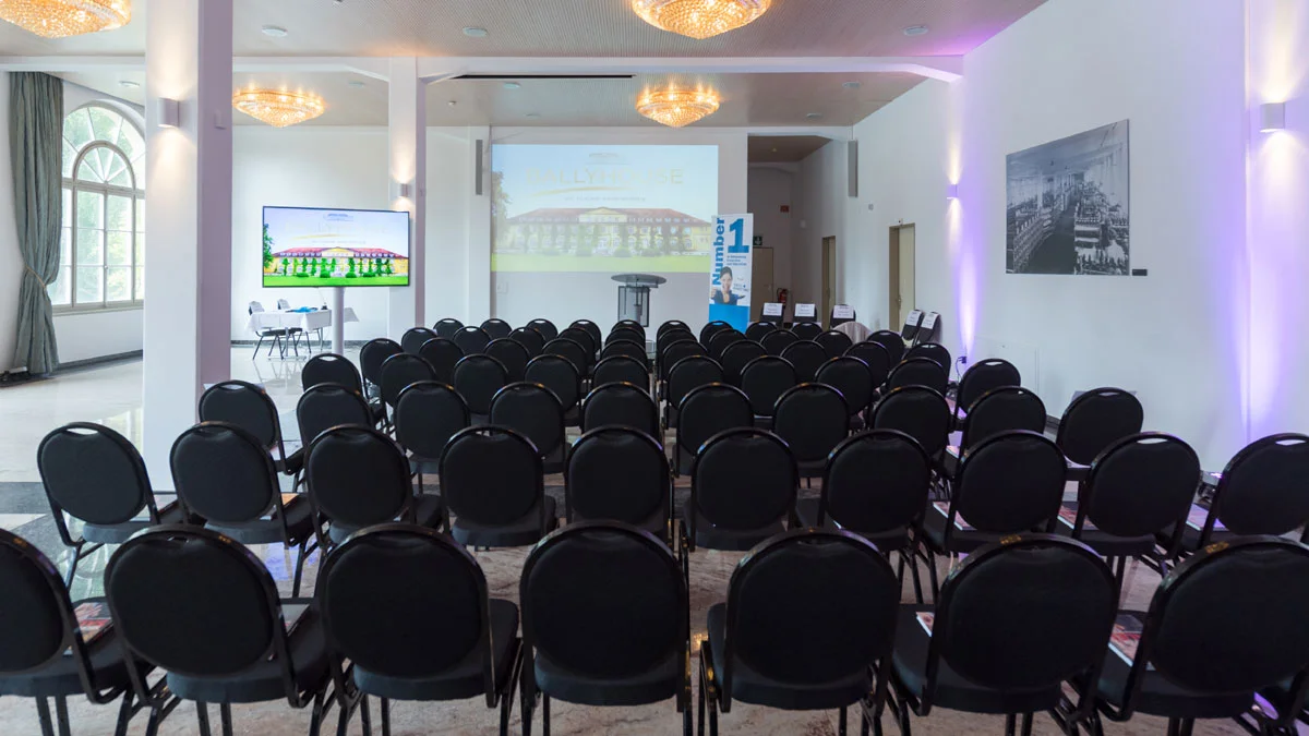 Bilder — BALLYHOUSE