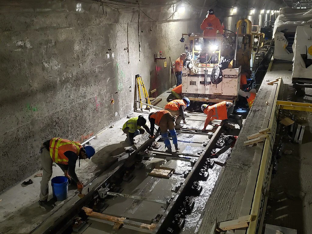 Confined Spaces — Construction Center of Excellence