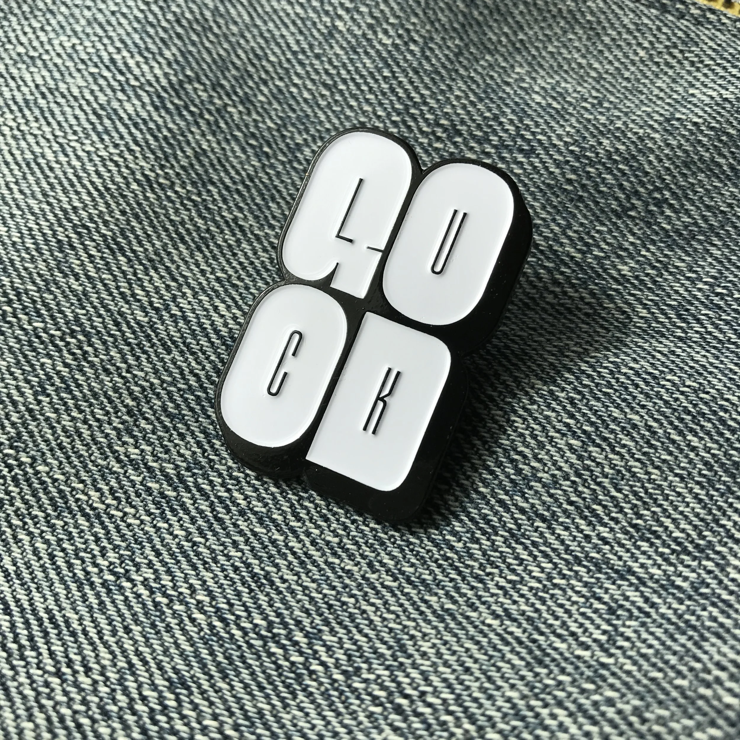 Good Luck Pin — PSTL