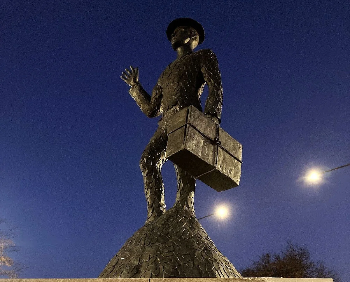 Newsletter + Projects — Elizabeth Jordie Davies, PhD