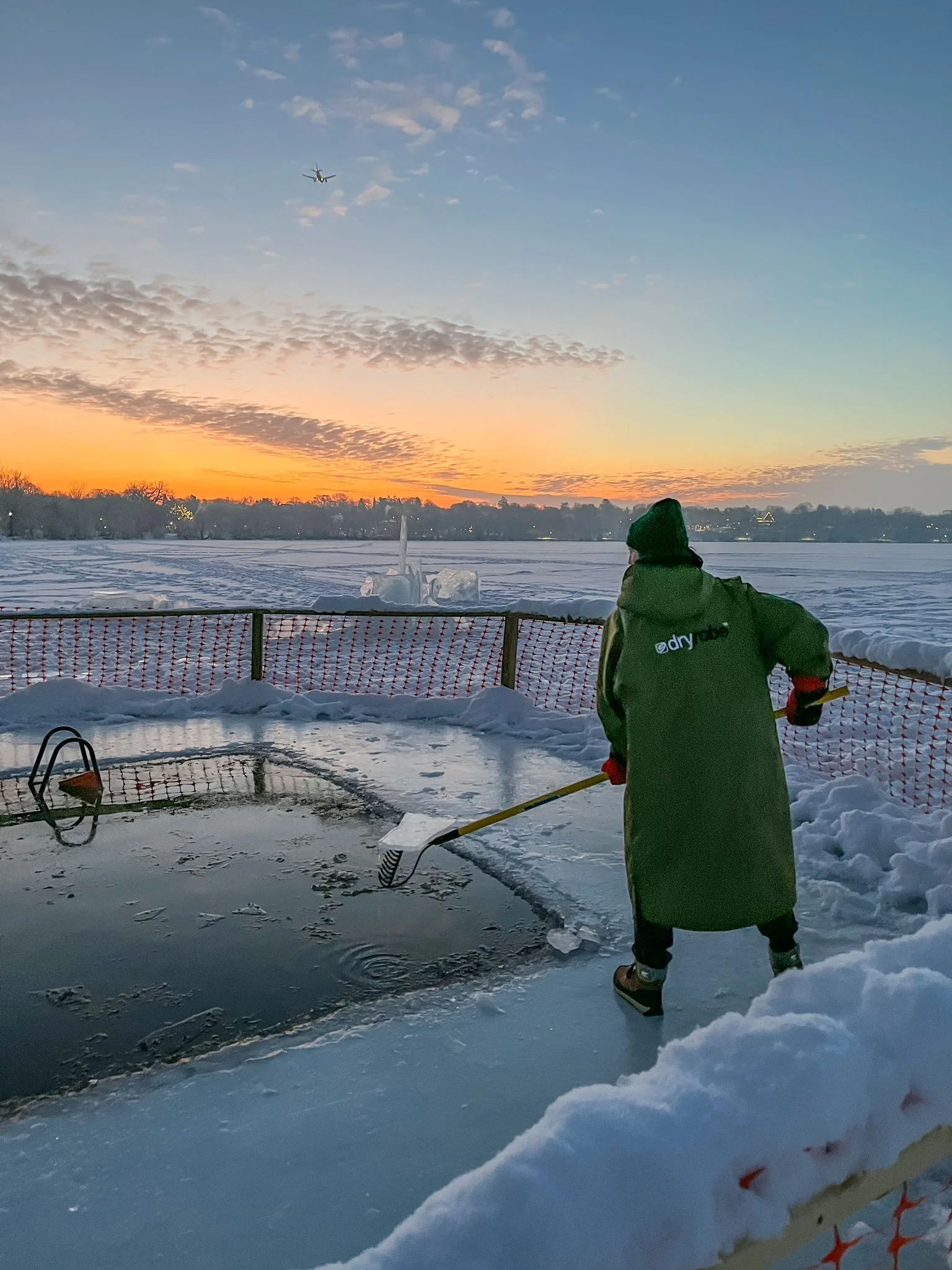 Minneapolis Ice Holes New Dippers — Endurance United