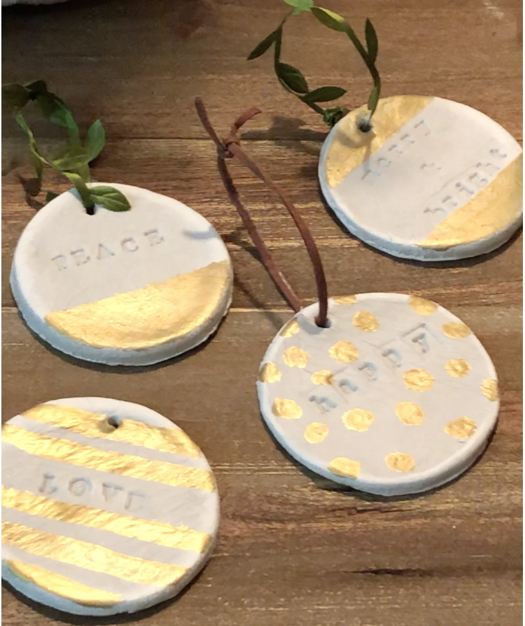 A simple yet pretty diy ornament - A Life Unfolding