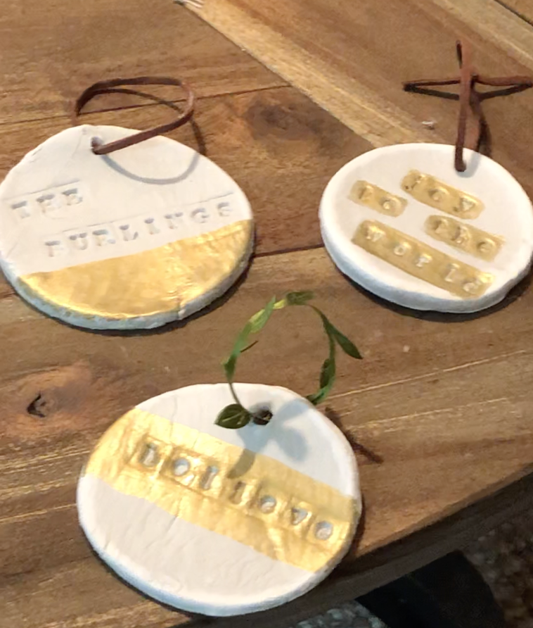 A simple yet pretty diy ornament - A Life Unfolding