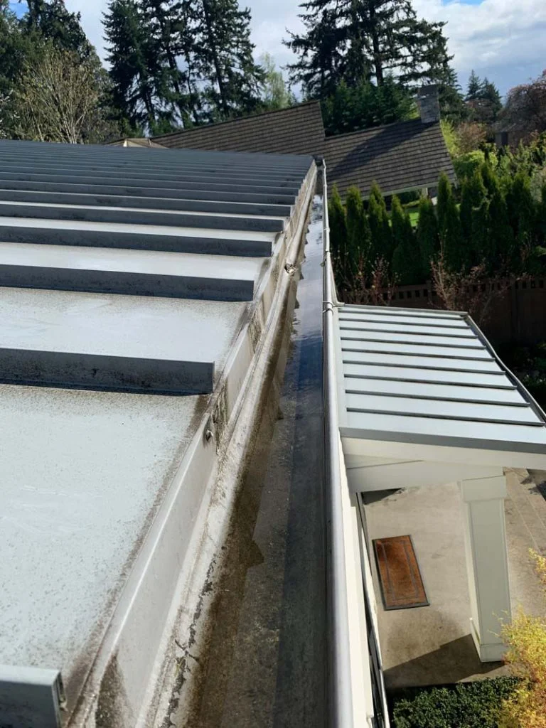 Gutter Cleaning Clyde Hill | Clyde Hill Gutter Cleaners | Gutter ...