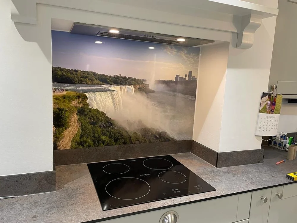 Customised kitchen hob splashback — Showerscape